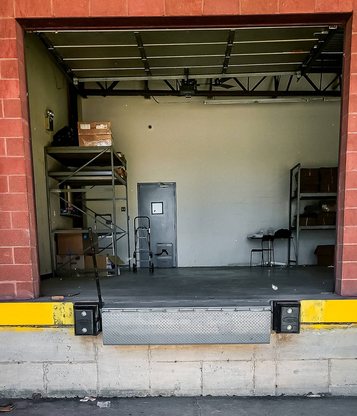 Warehouse Loading Docks: Mechanical, Hydraulic and More | Blog | United ...